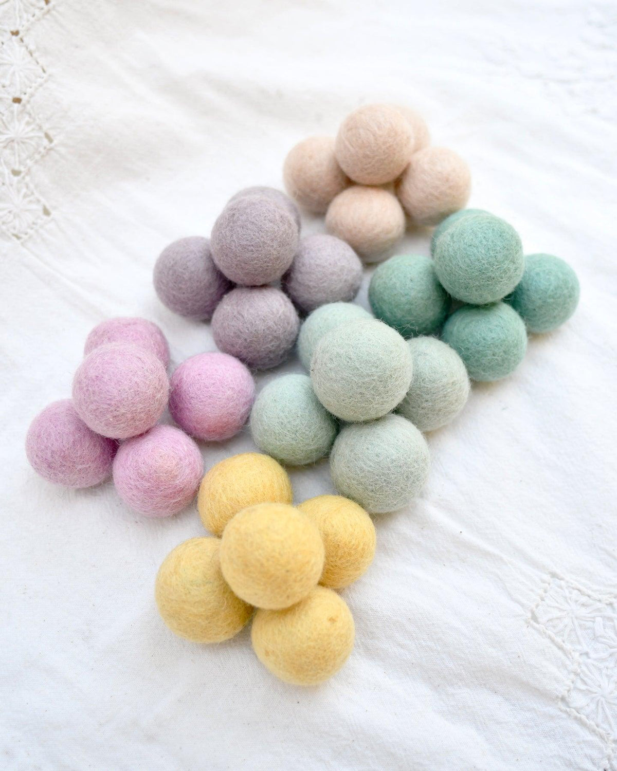 Wool Felt Balls in a Pouch - Pastel Set 3cm 30 balls | Tara Treasures