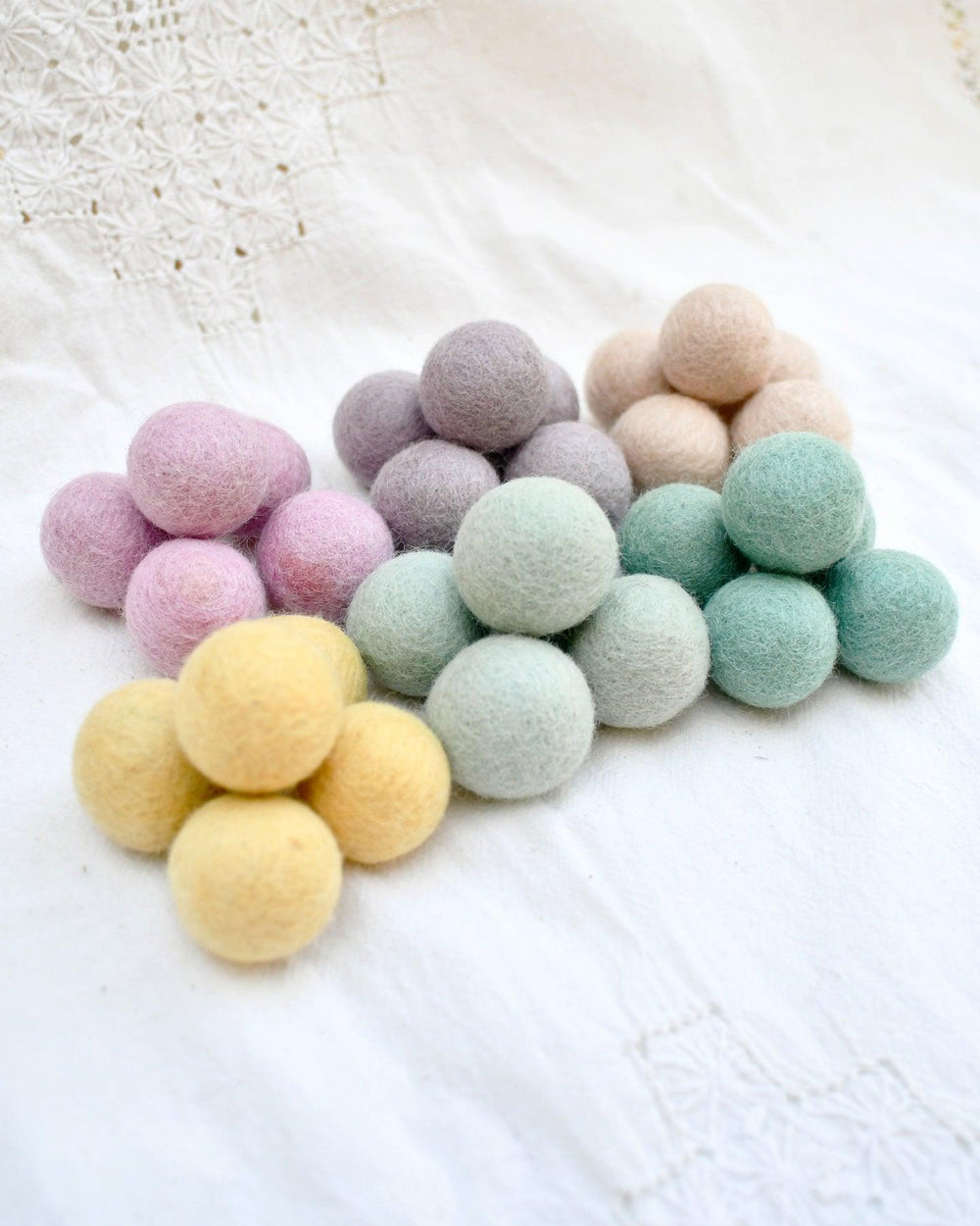 Wool Felt Balls in a Pouch - Pastel Set 3cm 30 balls | Tara Treasures