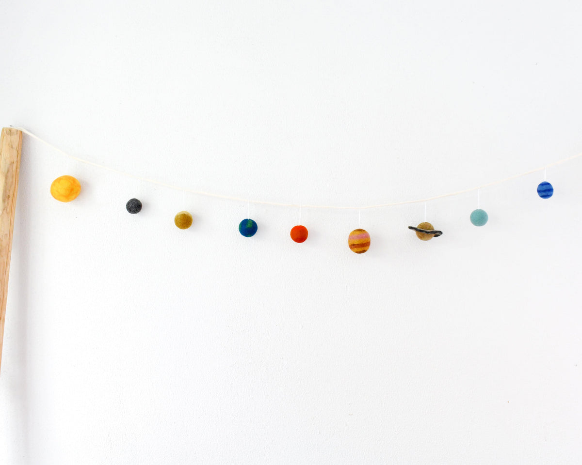 Solar System Space Garland – Tara Treasures